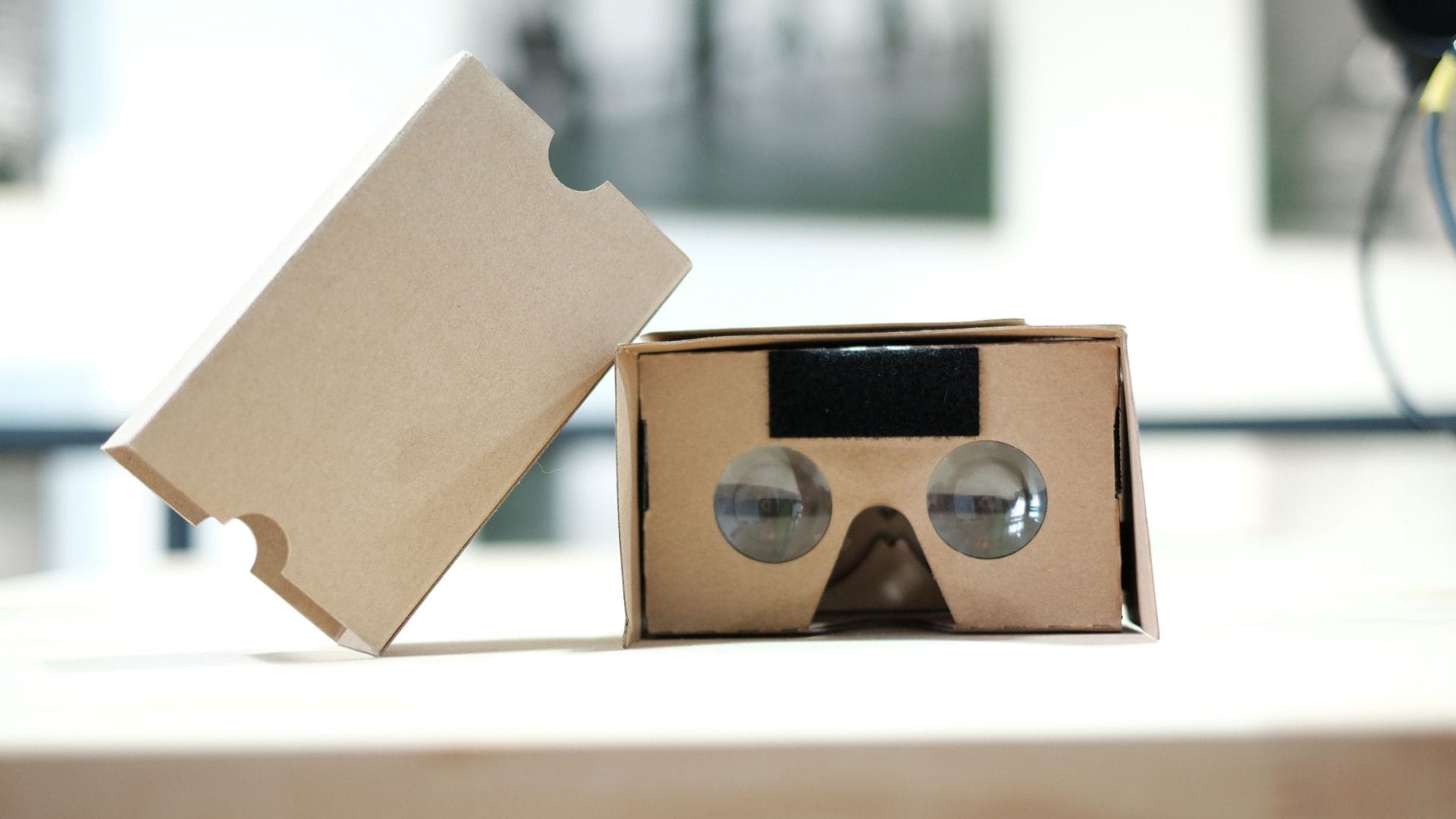 Exploring Virtual Realities with Google Cardboard